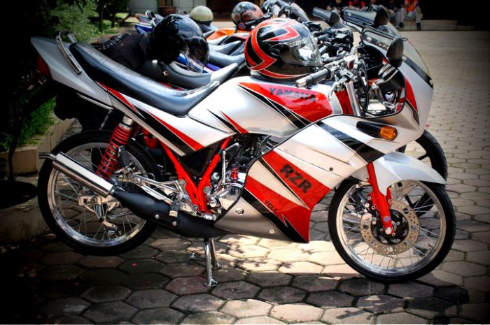 Yamaha RXZ – RZR Indonesia standar dan modifikasi. | MOTORBLITZ